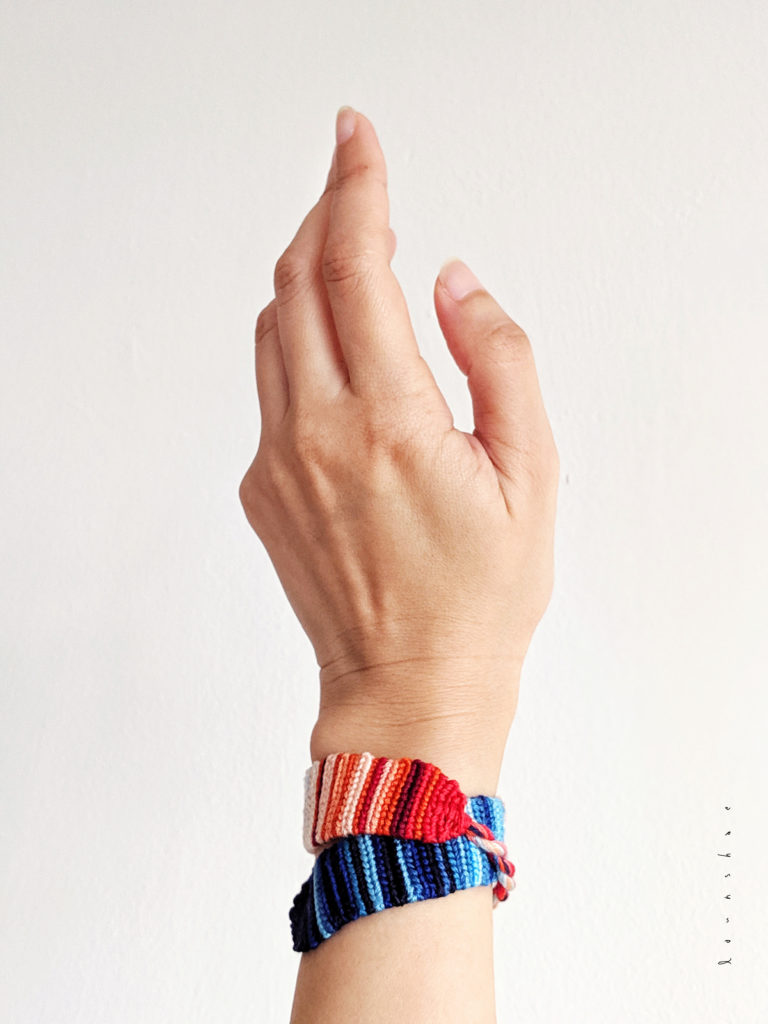 Climate stripes friendship bracelet tutorial